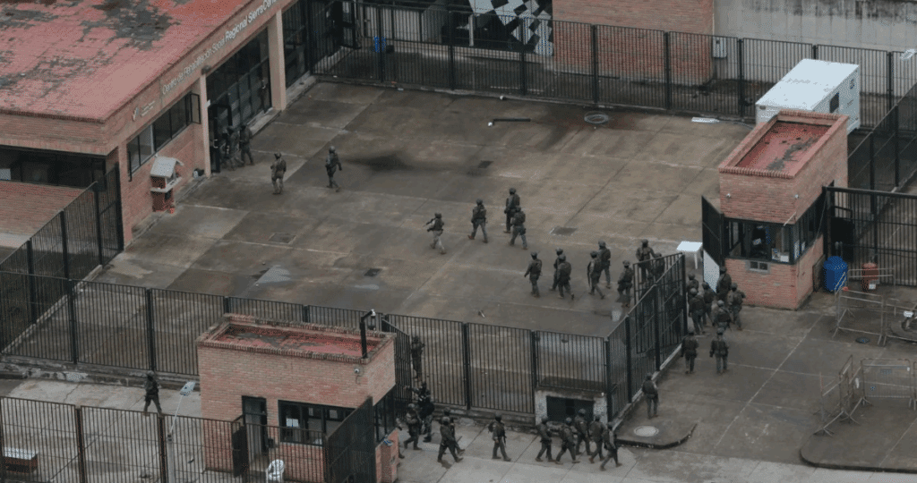 Motín Mortal en Cárcel de Ecuador: 14 Muertos y Fuga de Presos