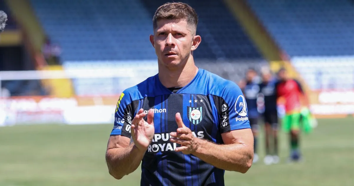 Cris Martínez denuncia insultos de Cristopher Díaz tras triunfo acerero ...