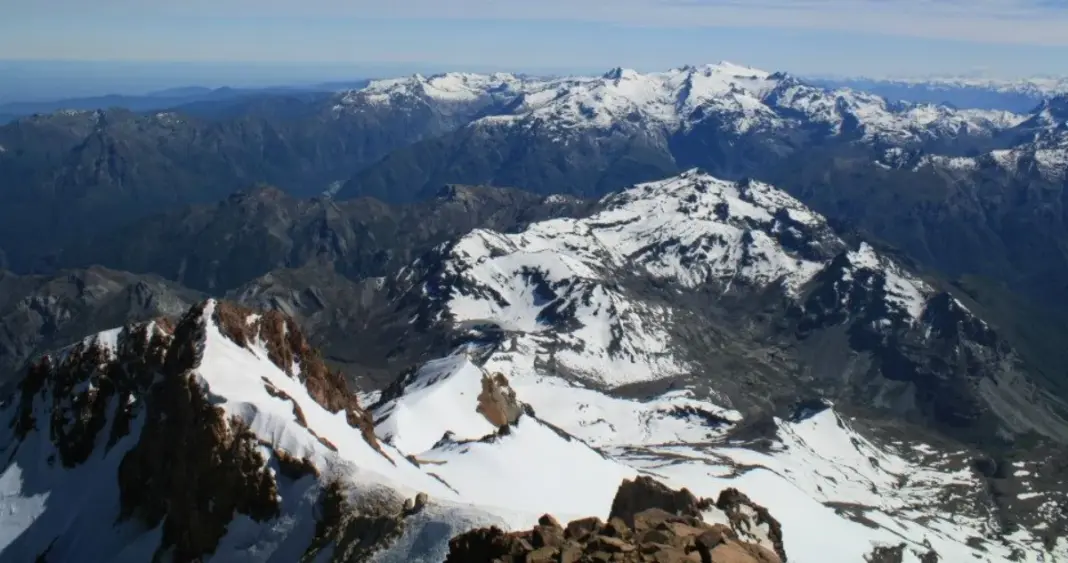 Alerta Amarilla en volcán Nevado de Longaví por intensa actividad ...